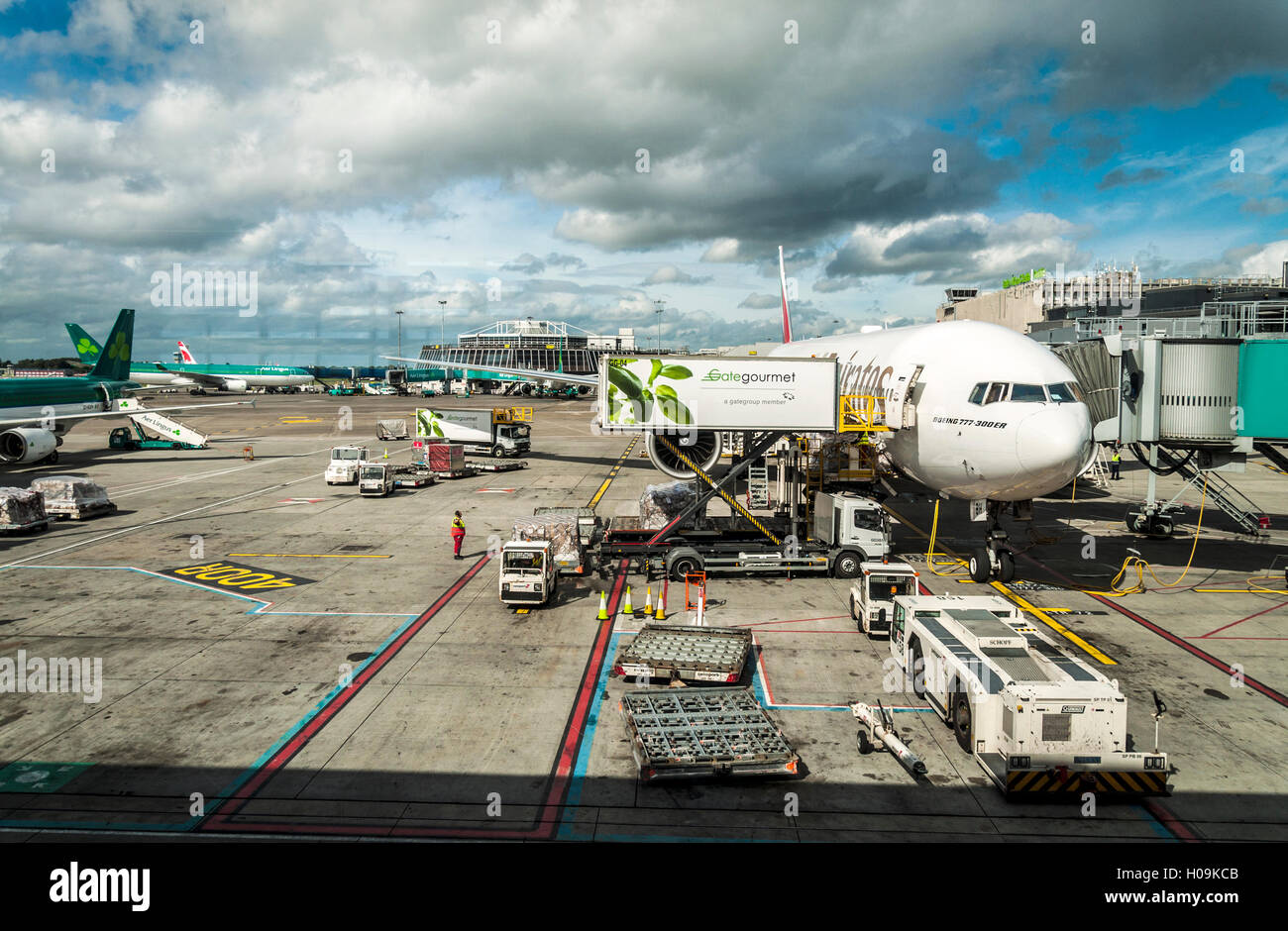 Loading aircraft Banque de photographies et d’images à haute résolution ...