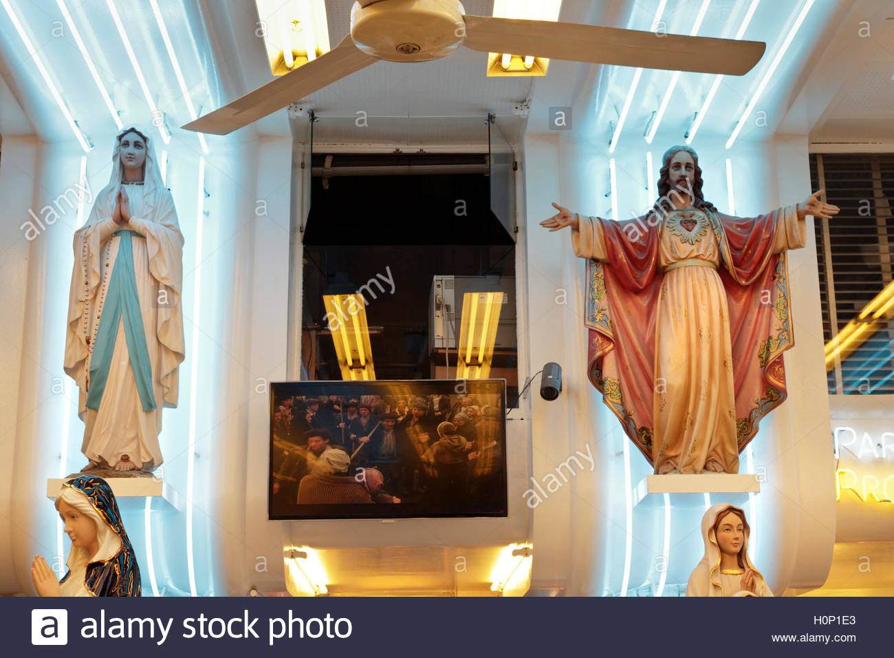 Souvenir Shop Lourdes France Photos & Souvenir Shop Lourdes France ...