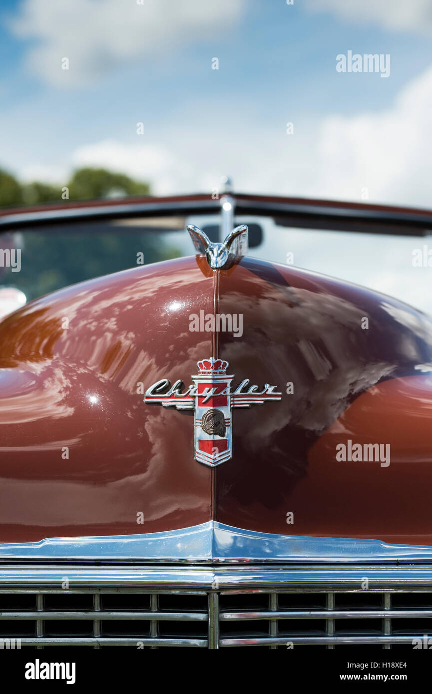1947 Chrysler/fin avec badge et l'enjoliveur de capot. Classic American ...