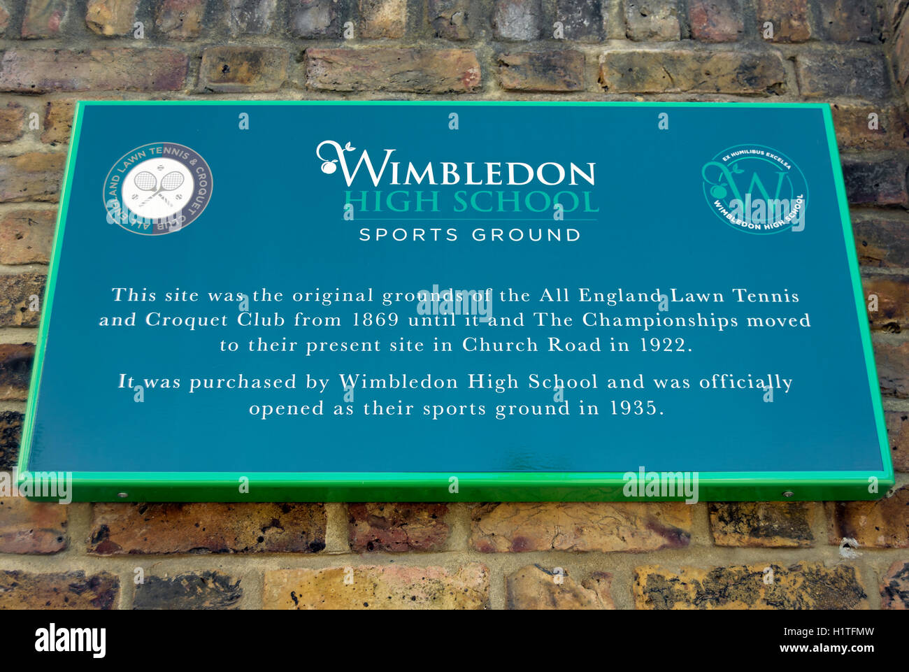 Plaque commémorative à l'école secondaire de Wimbledon sports marquage ...