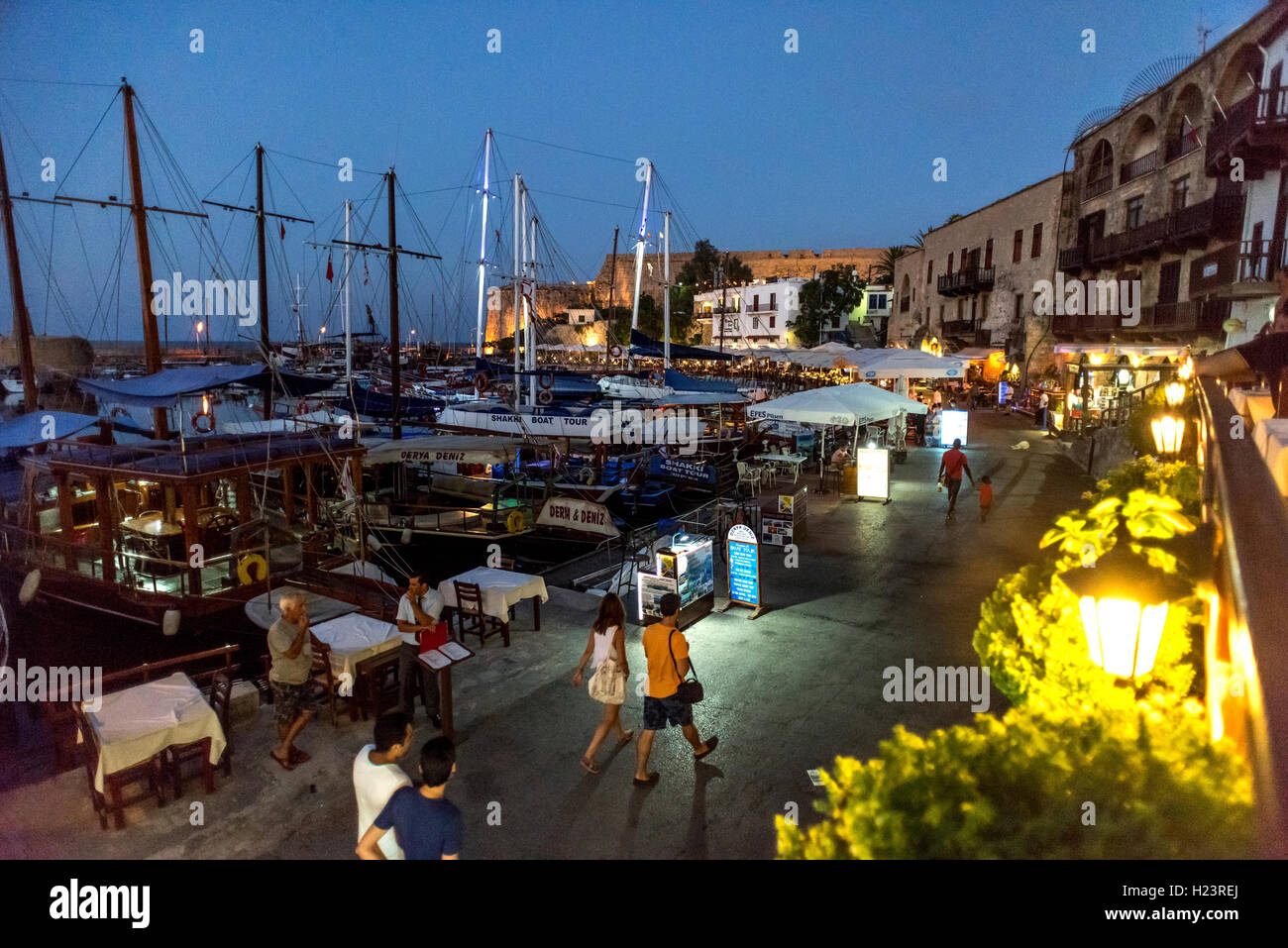 Restaurant du port de kyrenia Banque de photographies et d’images à ...