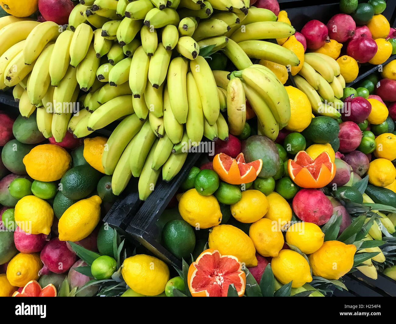 Fruits et legumes tropicaux Banque de photographies et d’images à haute ...