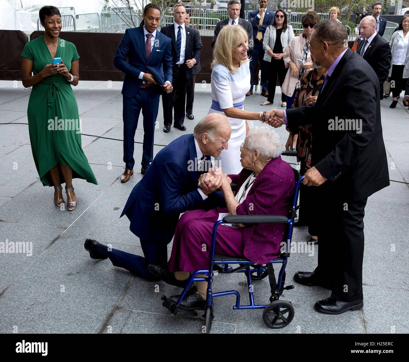 Jeune joe biden Banque de photographies et d’images à haute résolution ...