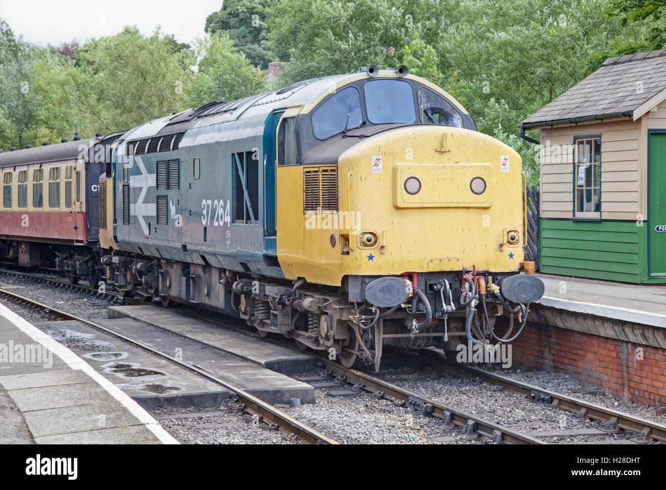 Br class 37 diesel locomotive Banque de photographies et d’images à ...