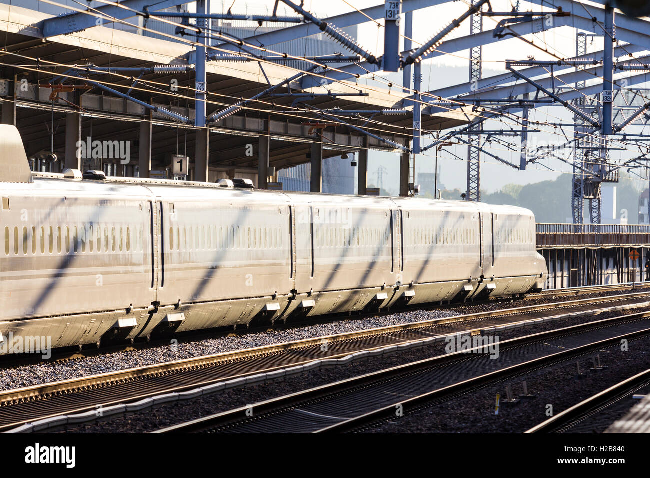 Japanese n700 shinkansen train Banque de photographies et d’images à ...