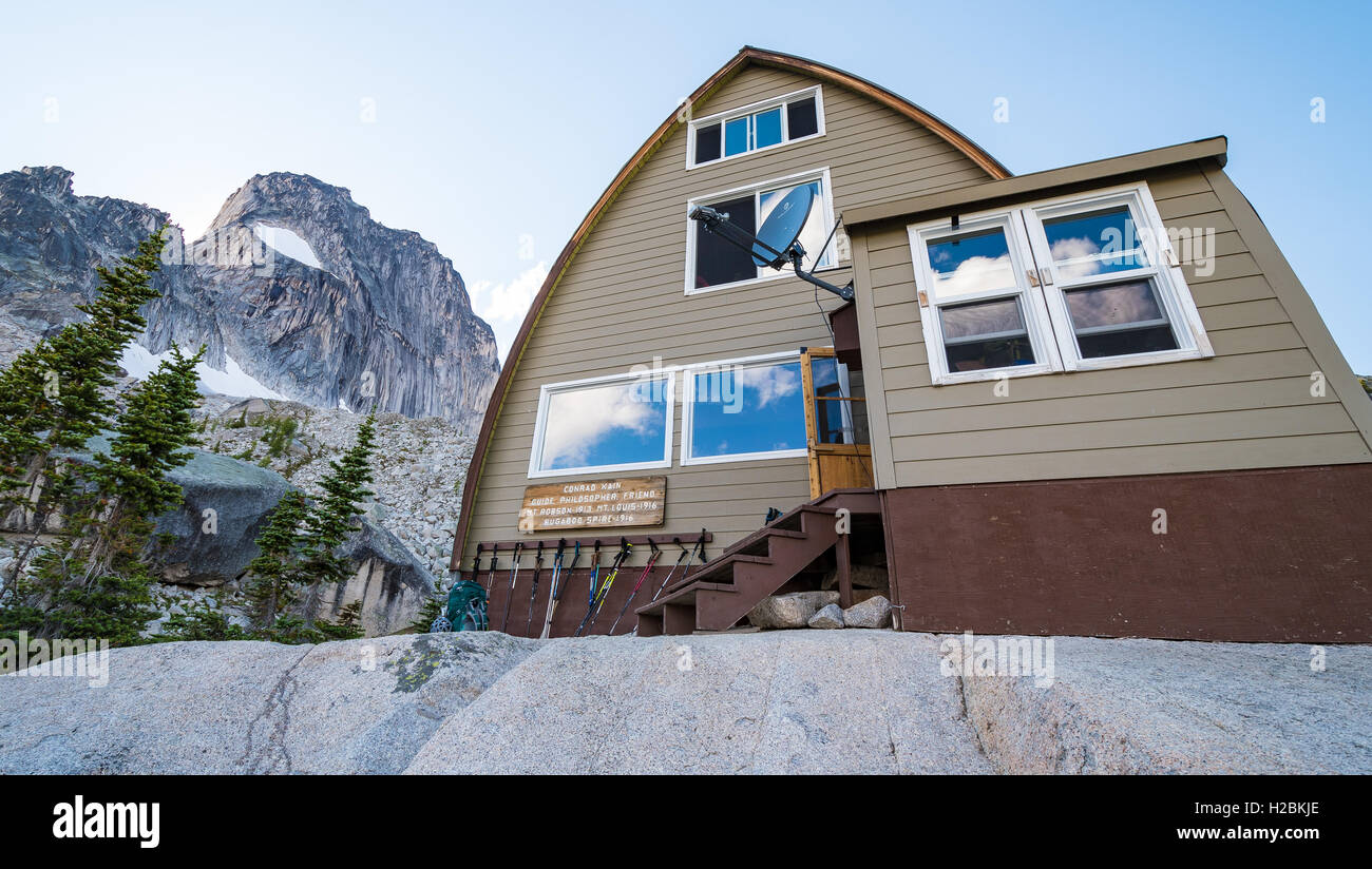 Conrad kain hut parc provincial de bugaboo Banque de photographies et d ...