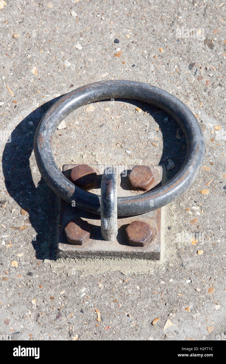 Anneau d'amarrage Banque de photographies et d’images à haute ...