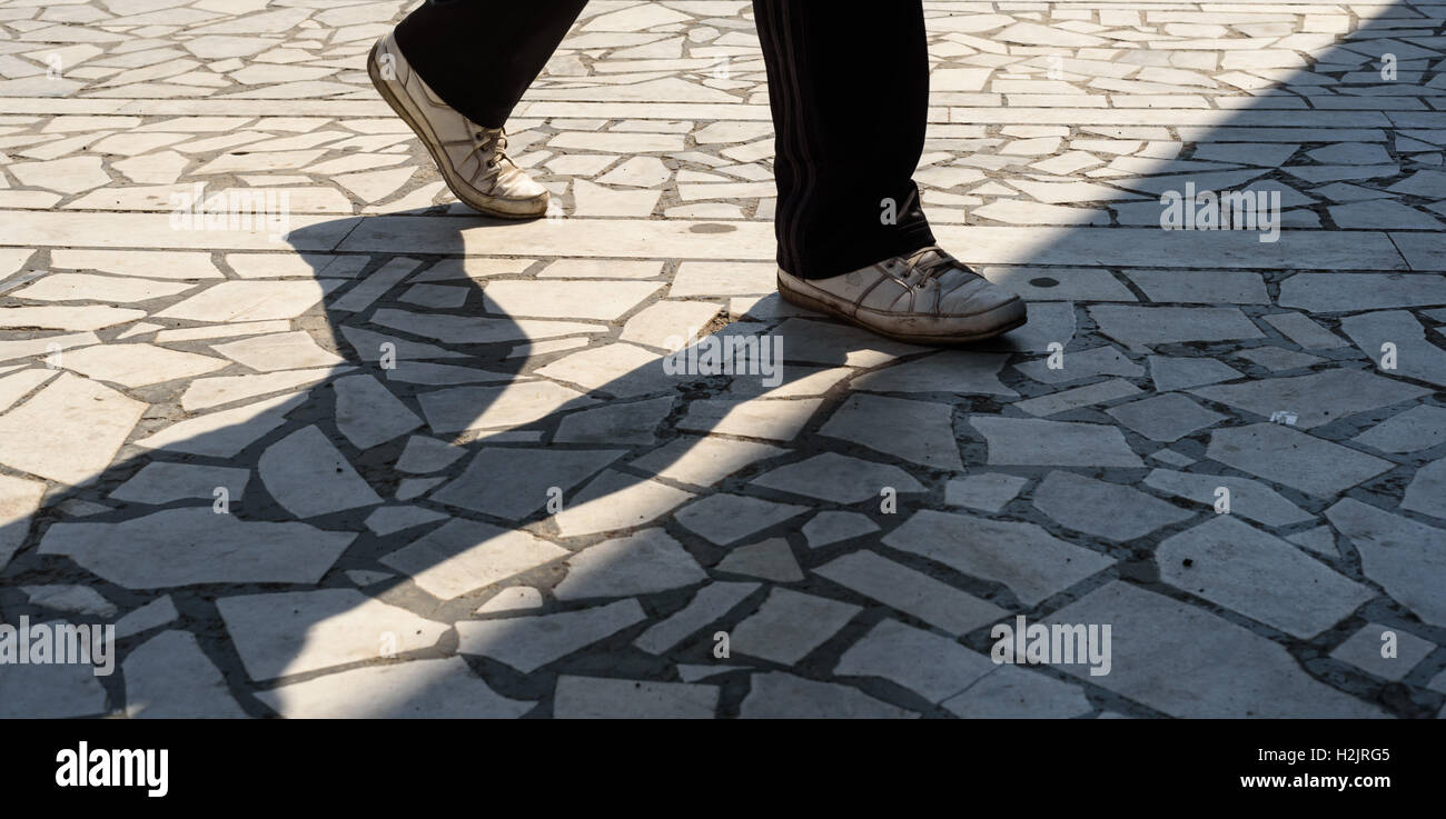 Chemin de pavage fou Banque de photographies et d’images à haute ...