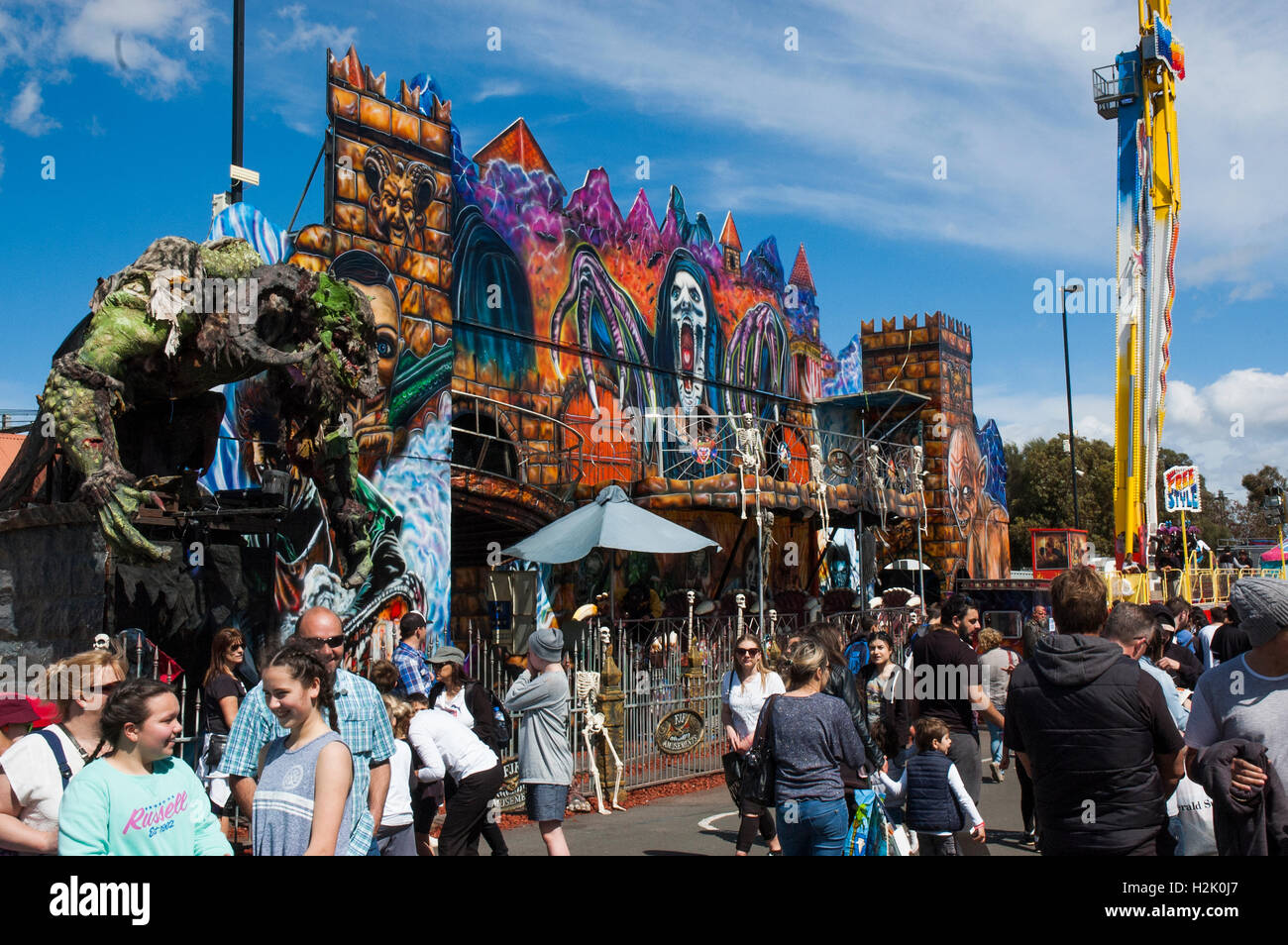 Montrer des manèges Banque de photographies et d’images à haute résolution - Alamy