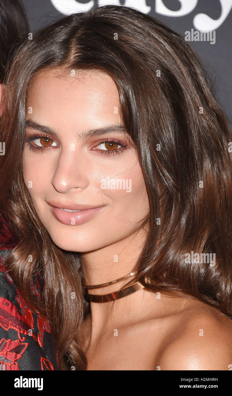 Emily ratajkowski where Banque de photographies et d’images à haute ...