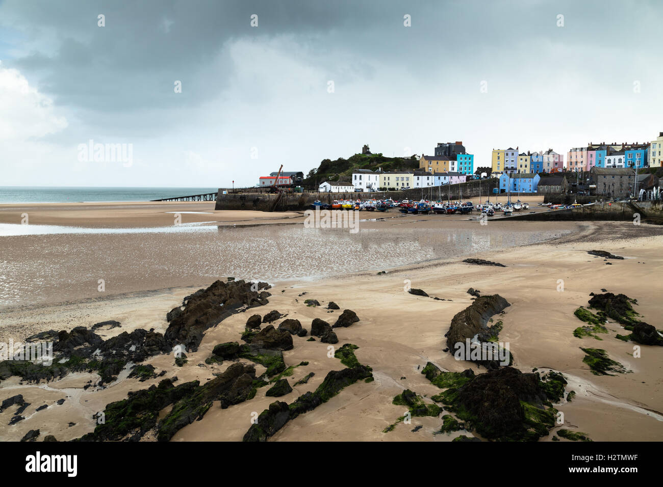 Tenby plage et port Banque de photographies et d’images à haute ...