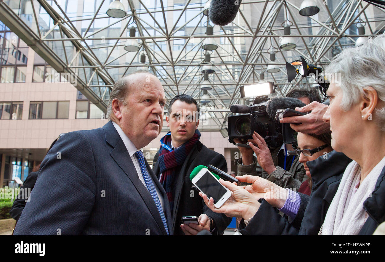 Michael noonan fine gael Banque de photographies et d’images à haute ...