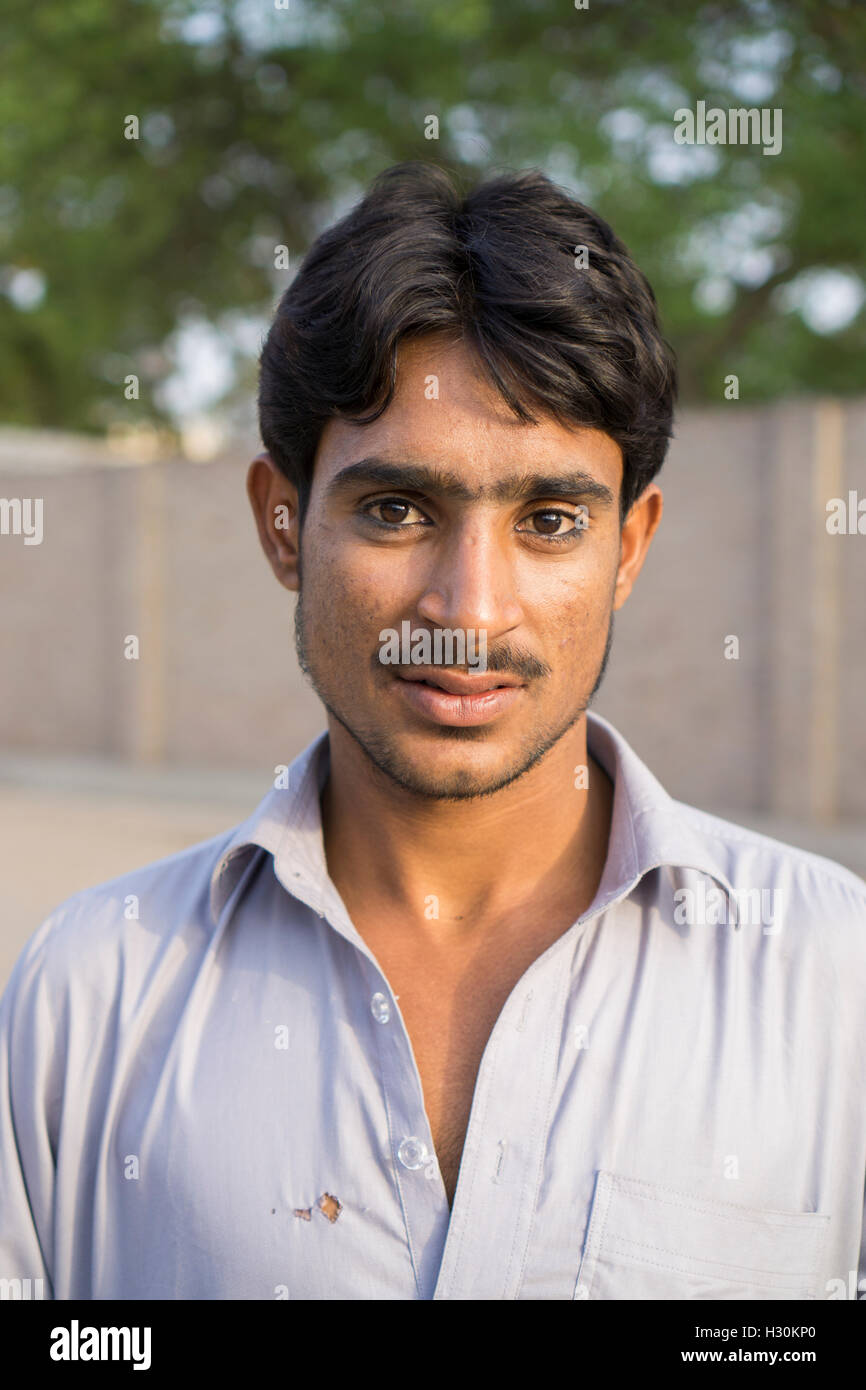 Portrait d'un jeune homme pakistanais Pakistan Multan Photo Stock - Alamy