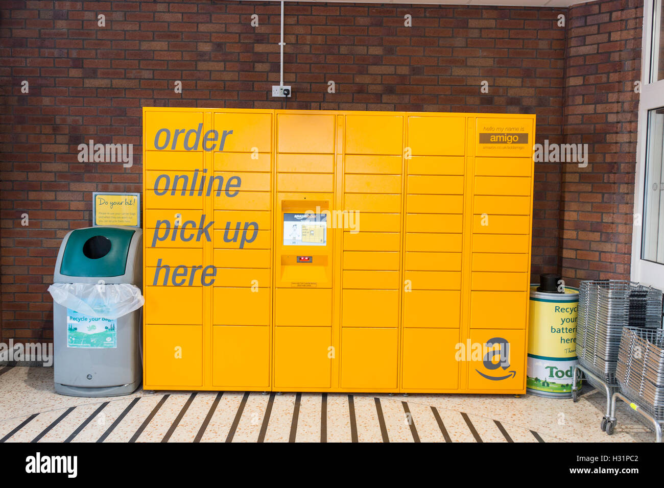 Amazon lockers Banque de photographies et d’images à haute résolution ...