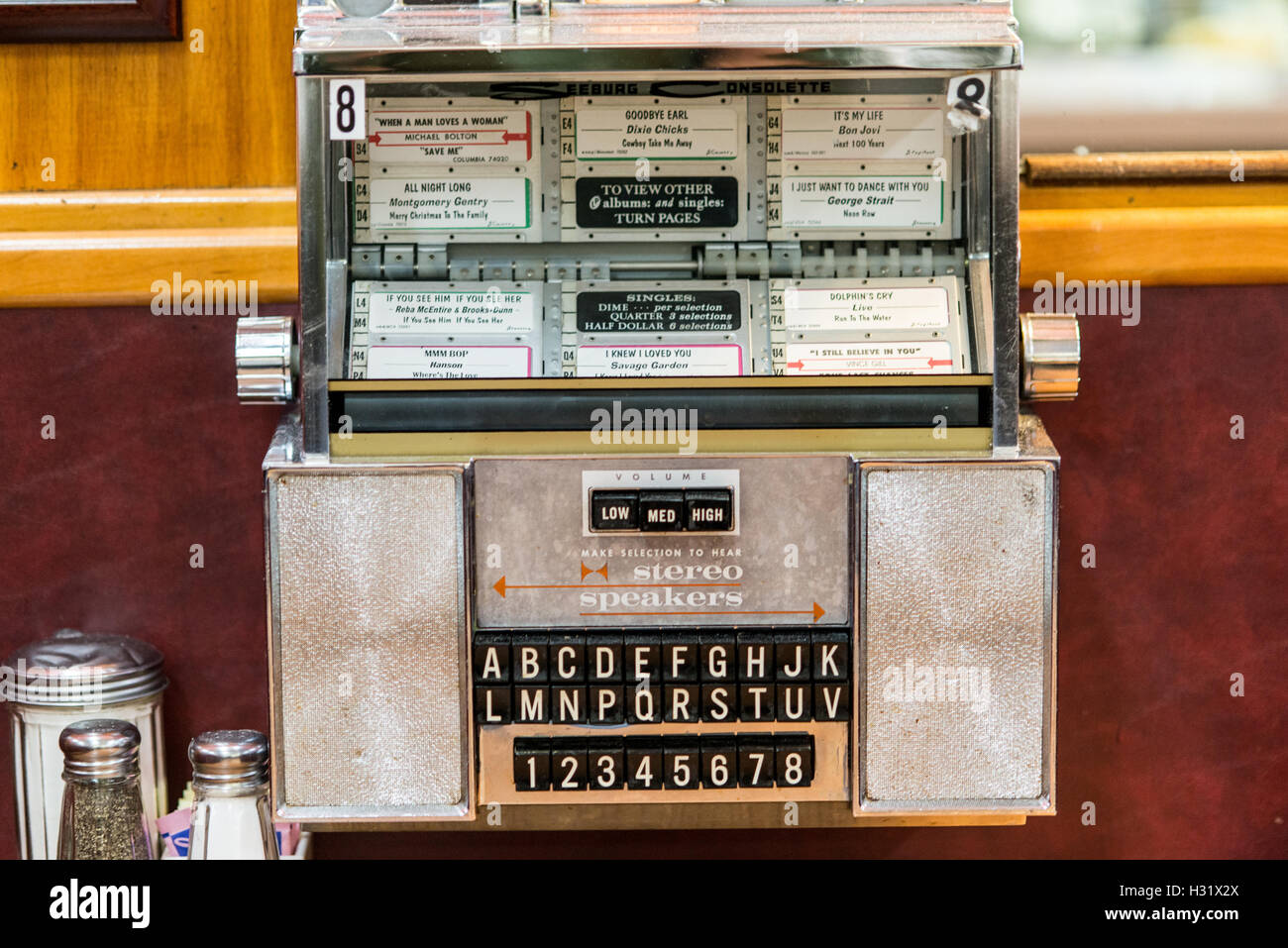 Old diner jukebox Banque de photographies et d’images à haute ...