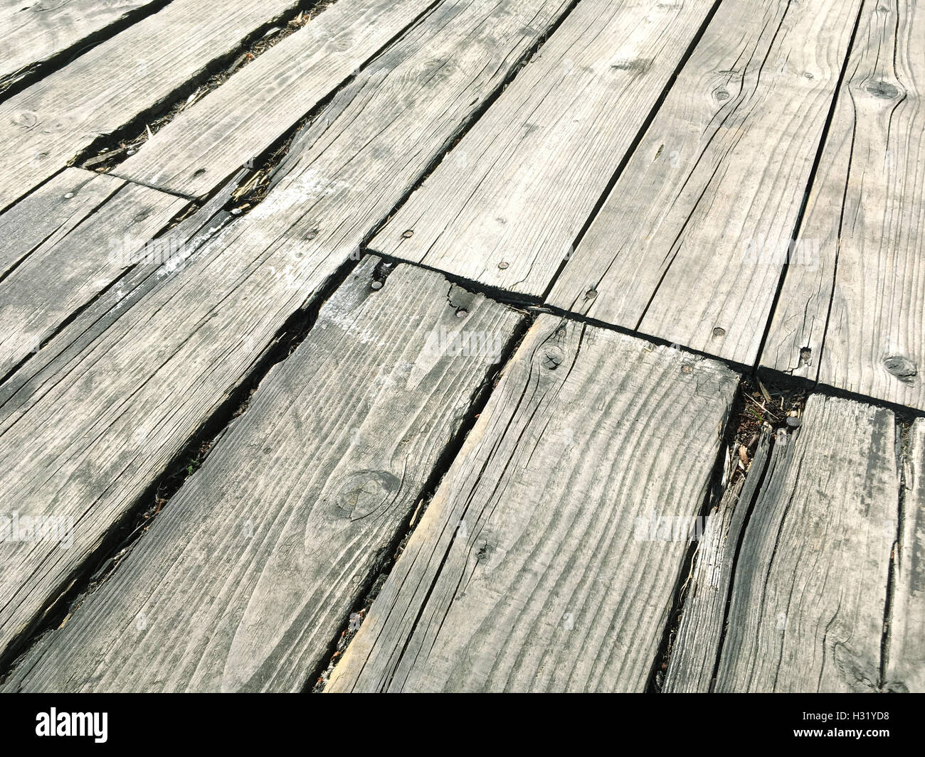 Vieux haillons usés les chèques avec un plancher en bois texture ...