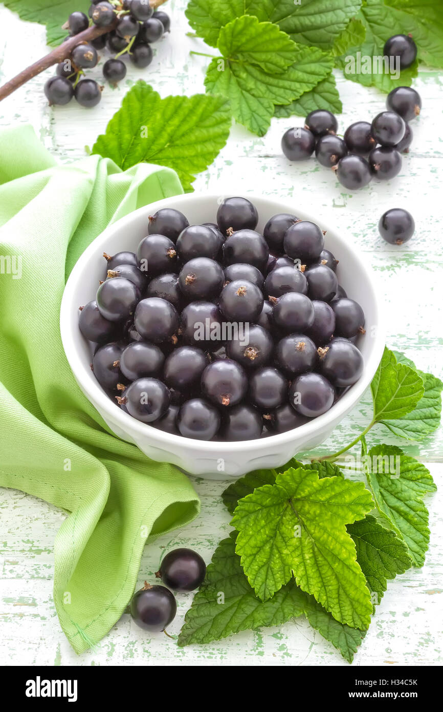 Cassis fruit manger Banque de photographies et d’images à haute ...