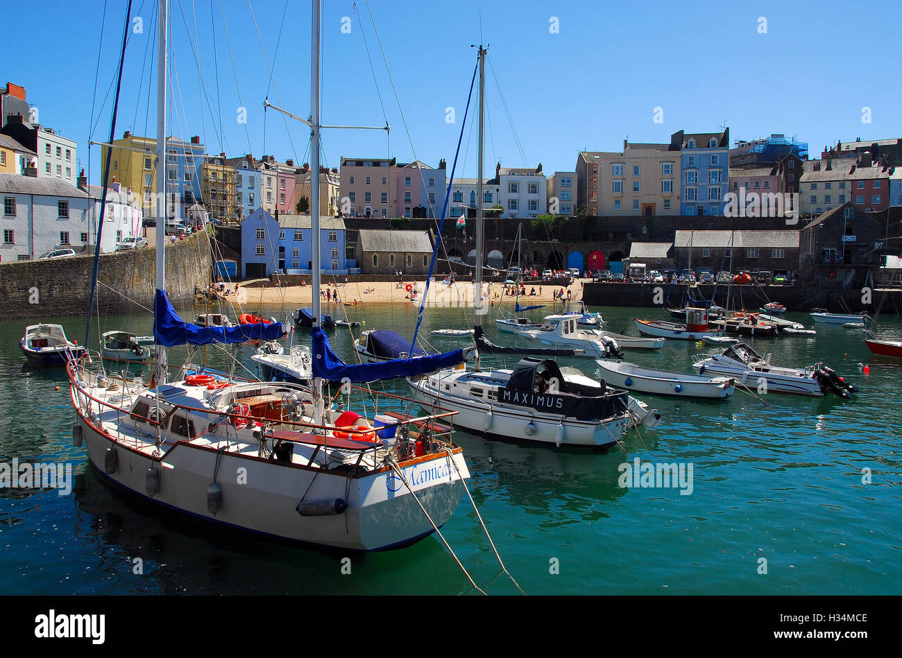 Tenby plage et port Banque de photographies et d’images à haute ...