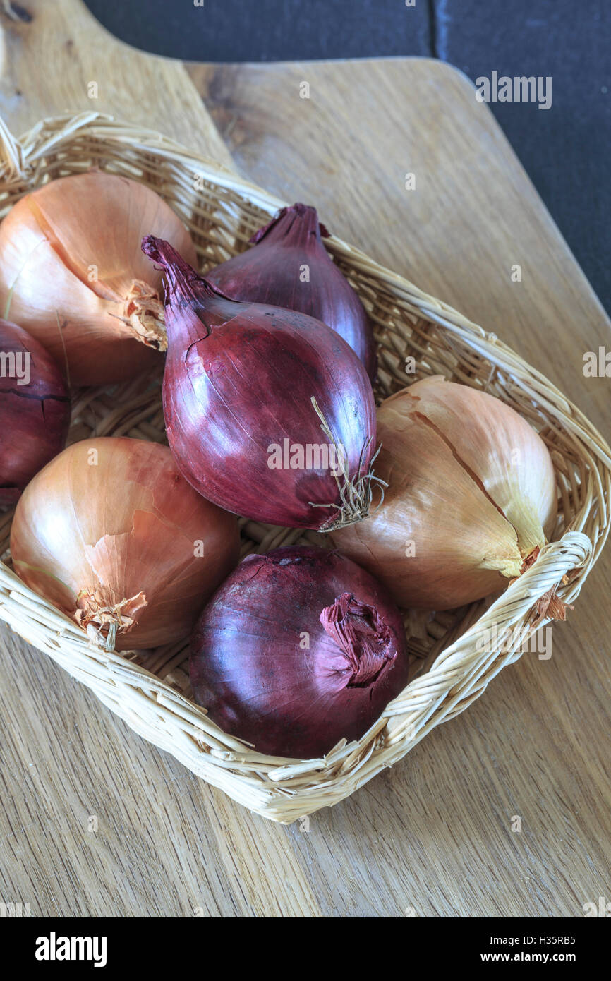 Oignons rouge blanc Banque de photographies et d’images à haute ...