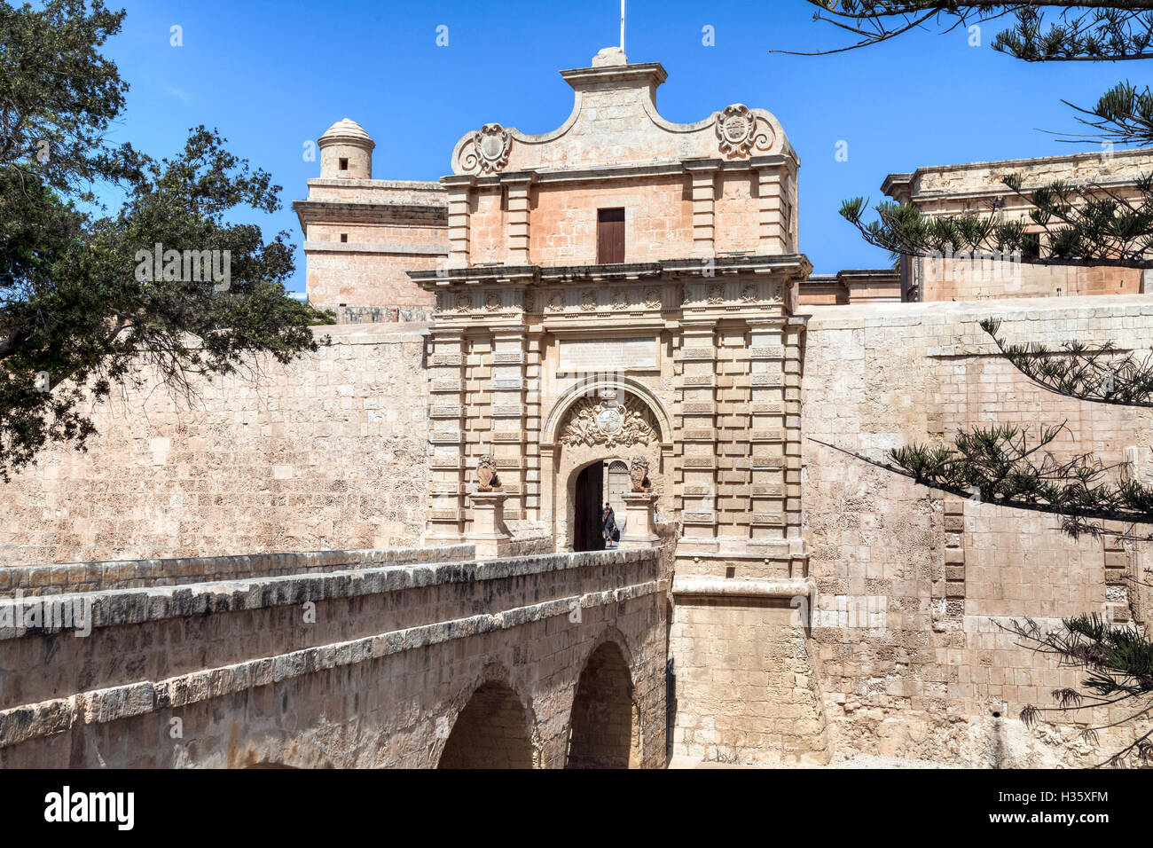 Mdina gate Banque de photographies et d’images à haute résolution - Alamy