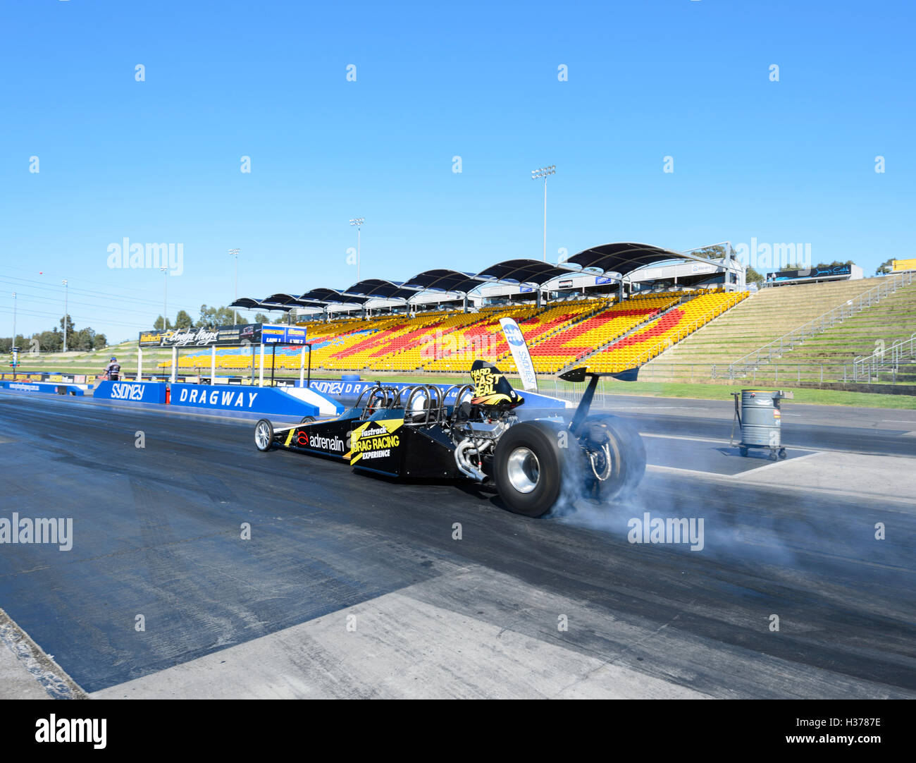 Drag racing dragsters rapide Banque de photographies et d’images à ...