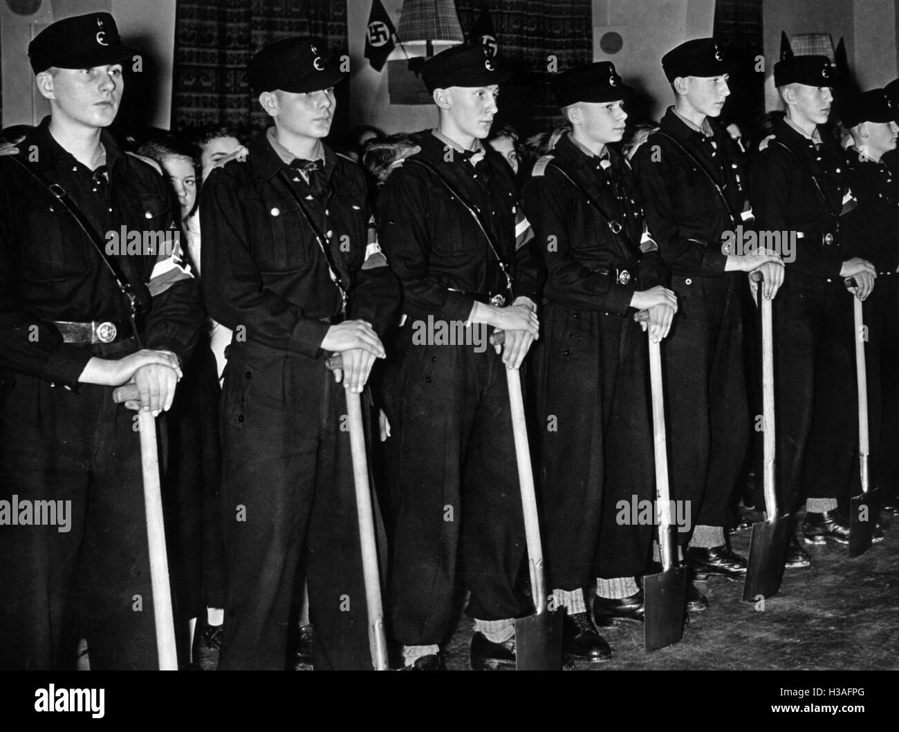 Hitler Youth Uniform Banque d'image et photos - Alamy