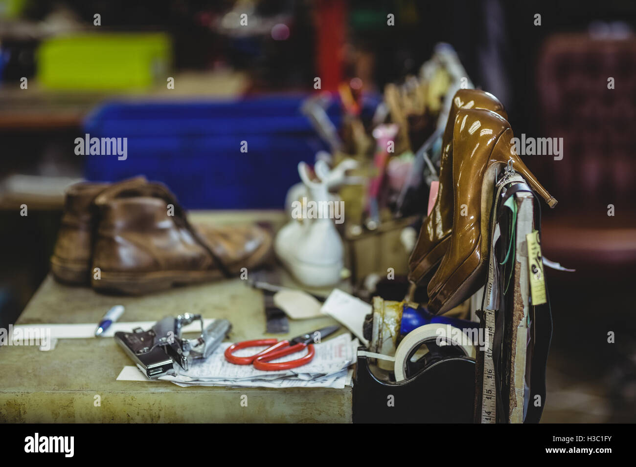 Outils de cordonnier Banque de photographies et d’images à haute ...