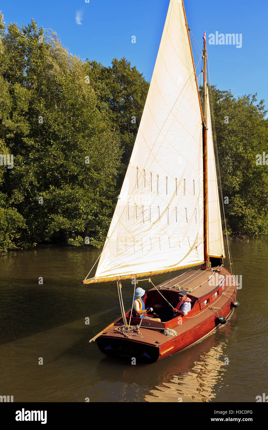 Sloop en bois Banque de photographies et d’images à haute résolution ...