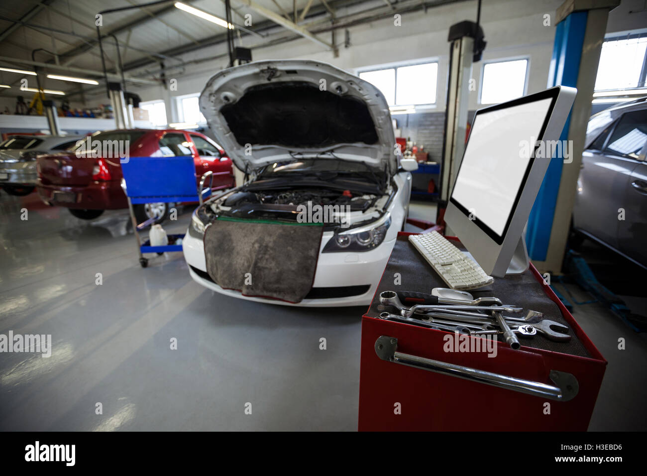 Repair garage Banque de photographies et d’images à haute résolution ...