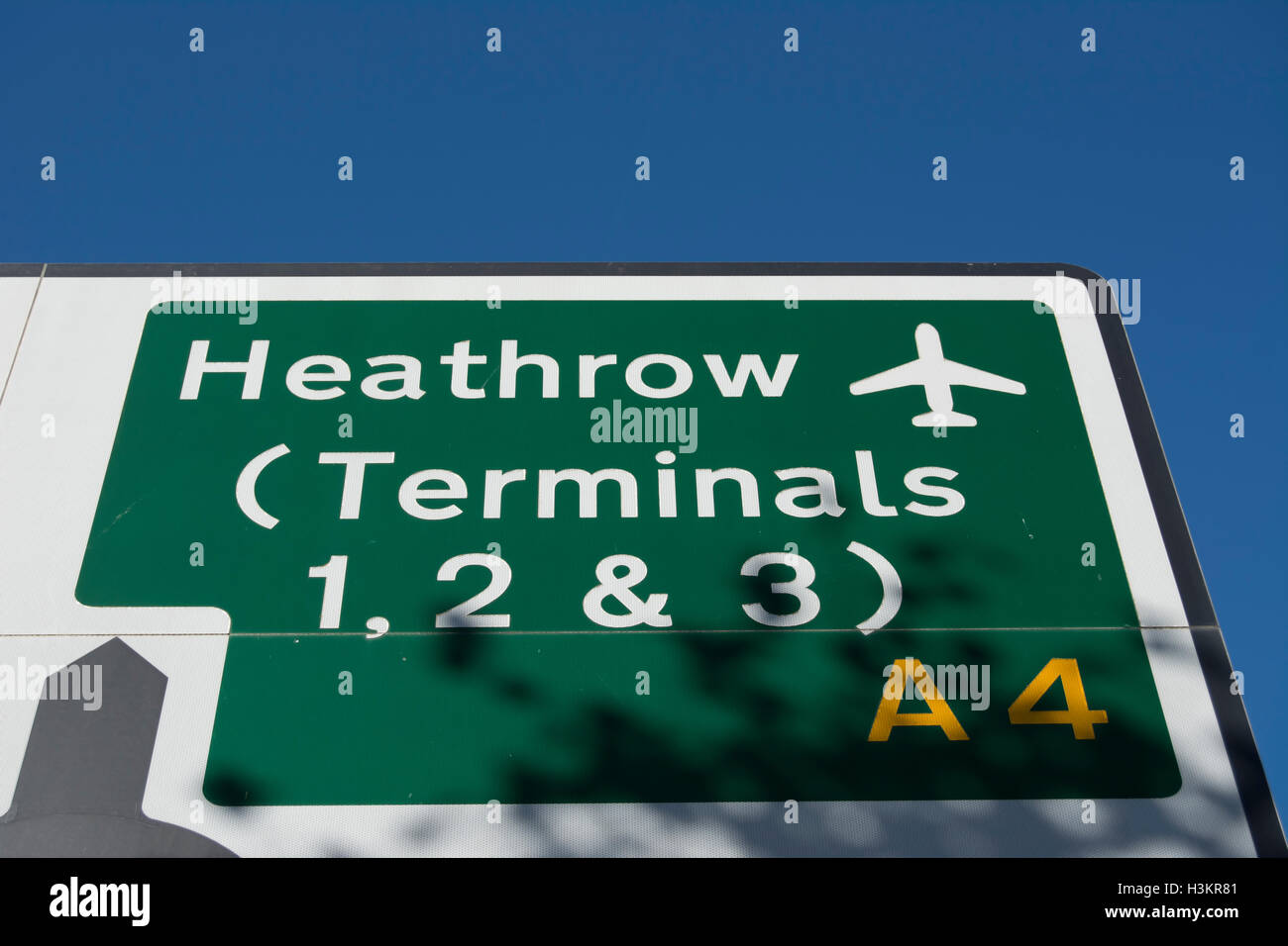 Heathrow road sign Banque de photographies et d’images à haute ...