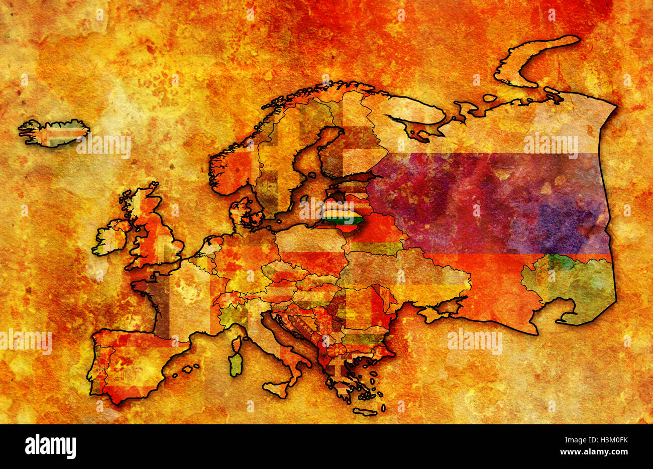 Quelques vieux grunge carte de la Lituanie avec drapeau sur la carte de l'Europe Photo Stock - Alamy