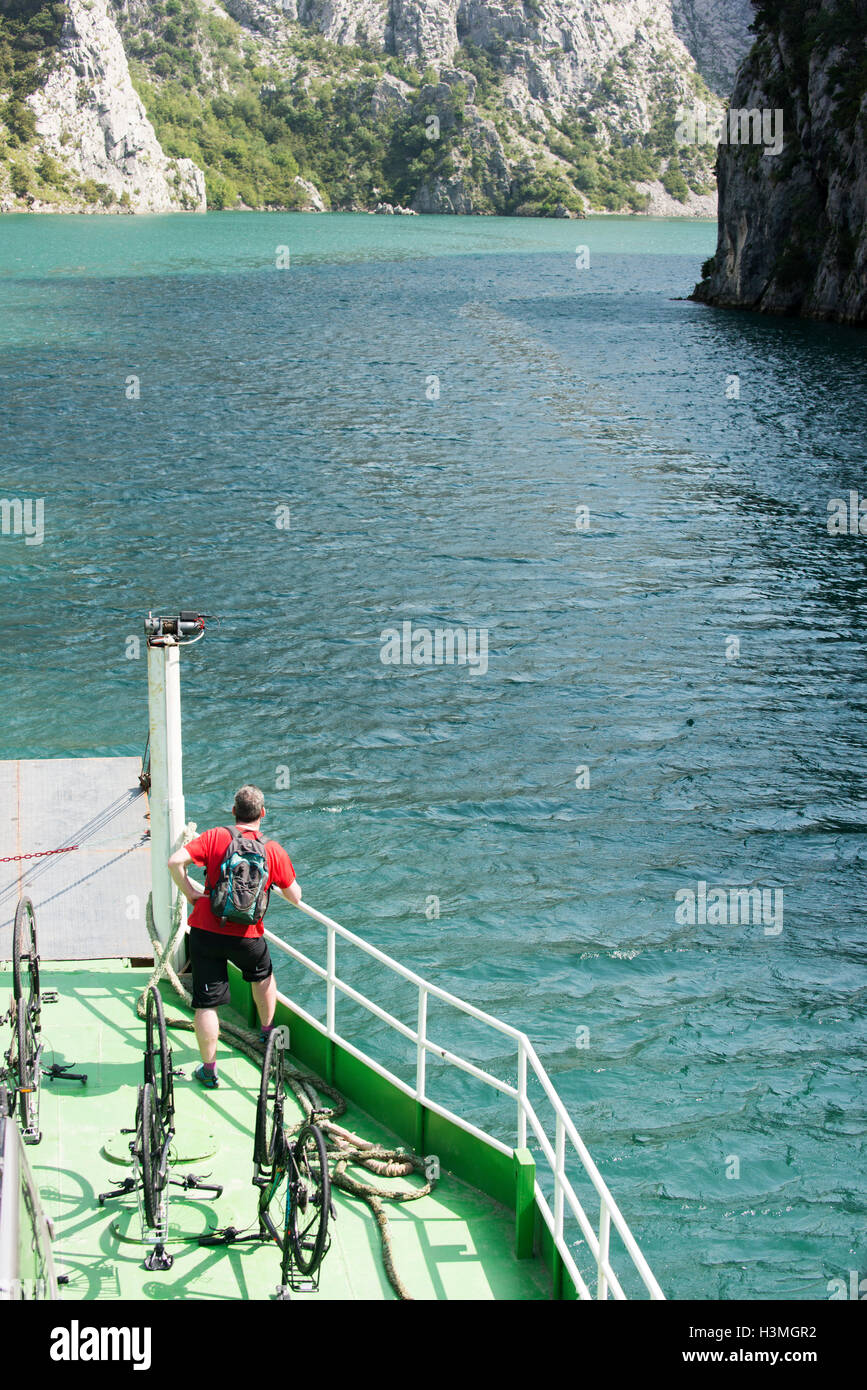 Cycliste sur ferry Banque de photographies et d’images à haute ...