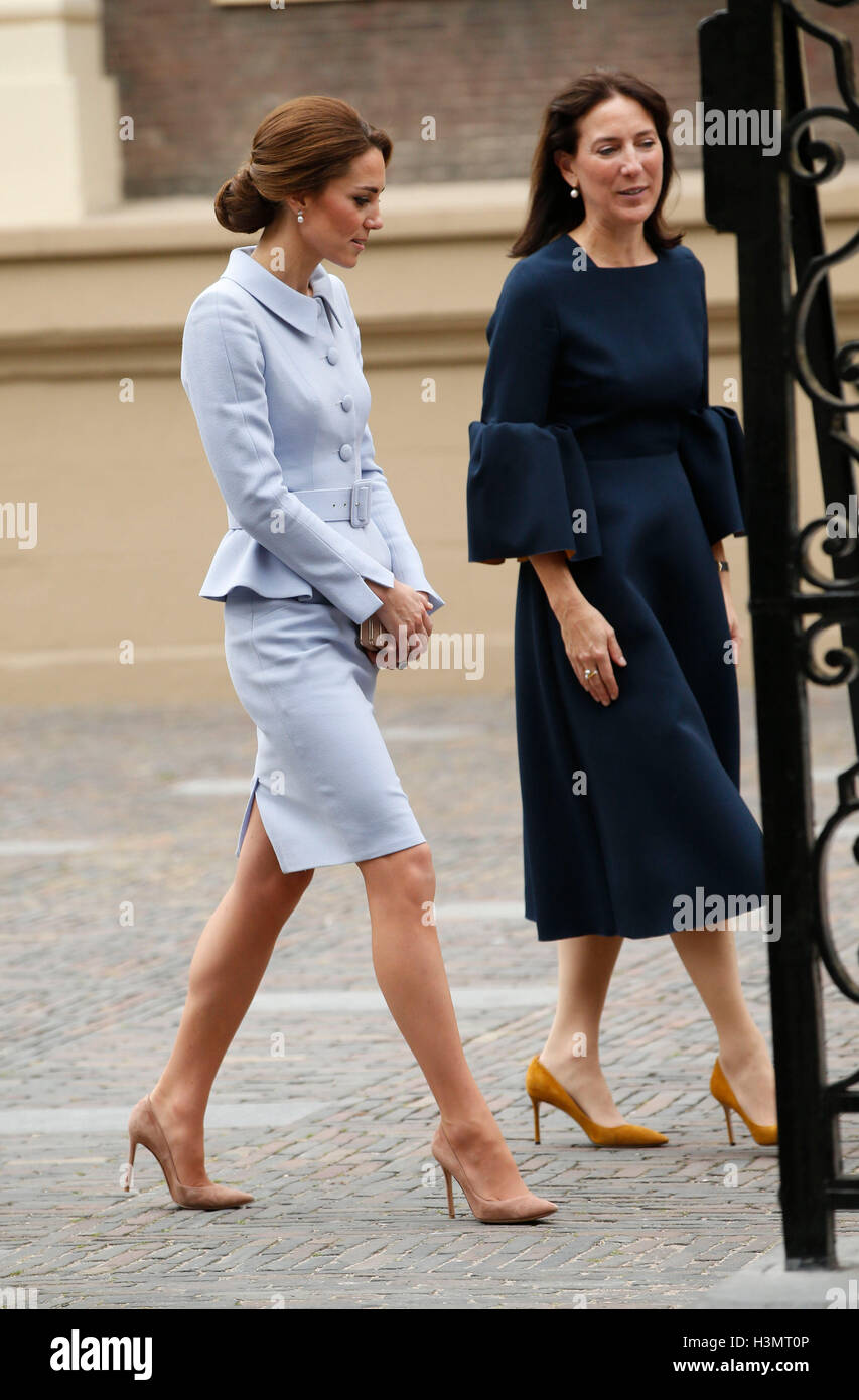 La duchesse de Cambridge avec Emilie Gordenker directeur Mauritshuis à ...