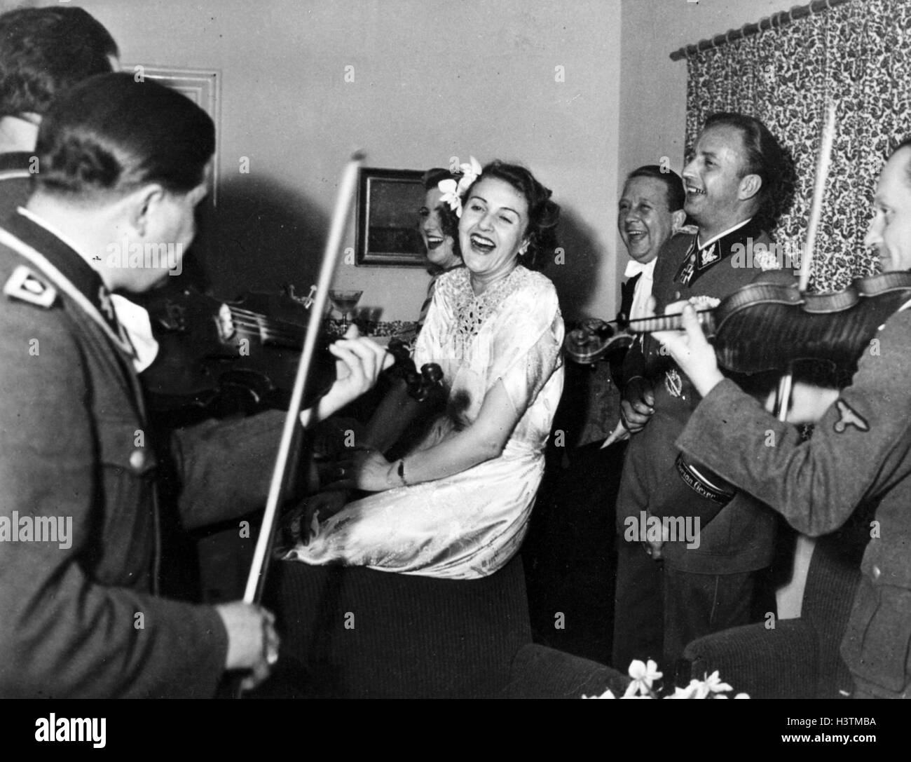 Eva Braun Gretl Braun Banque d'images noir et blanc - Alamy