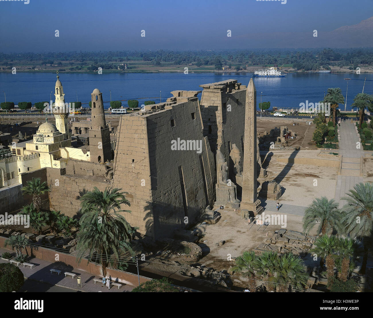 Amun temple karnak Banque de photographies et d’images à haute ...