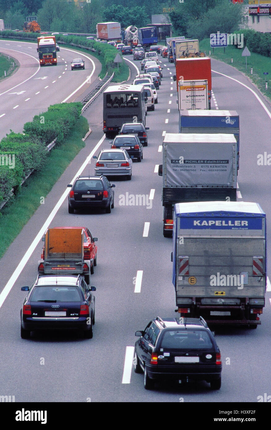 L'autoroute, la circulation, les voitures, embouteillage, mark rendre ...