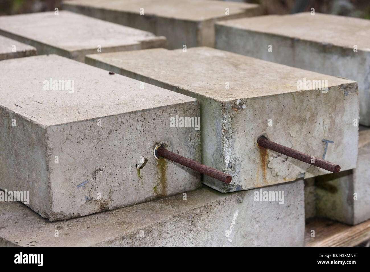 Les blocs de béton avec armature en acier renforcé Photo Stock - Alamy