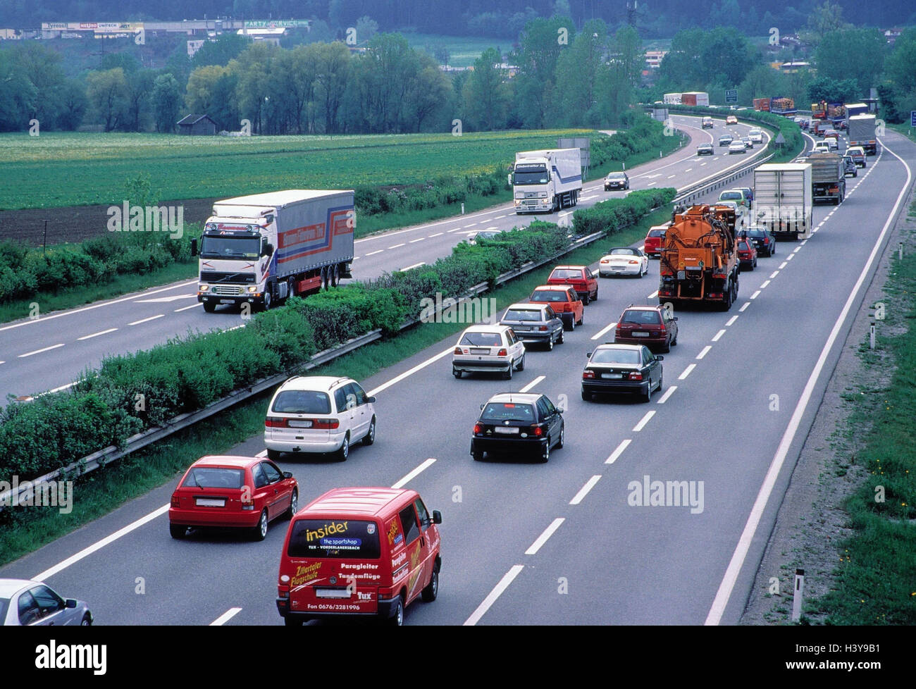 L'autoroute, la circulation, les voitures, embouteillage, mark rendre ...