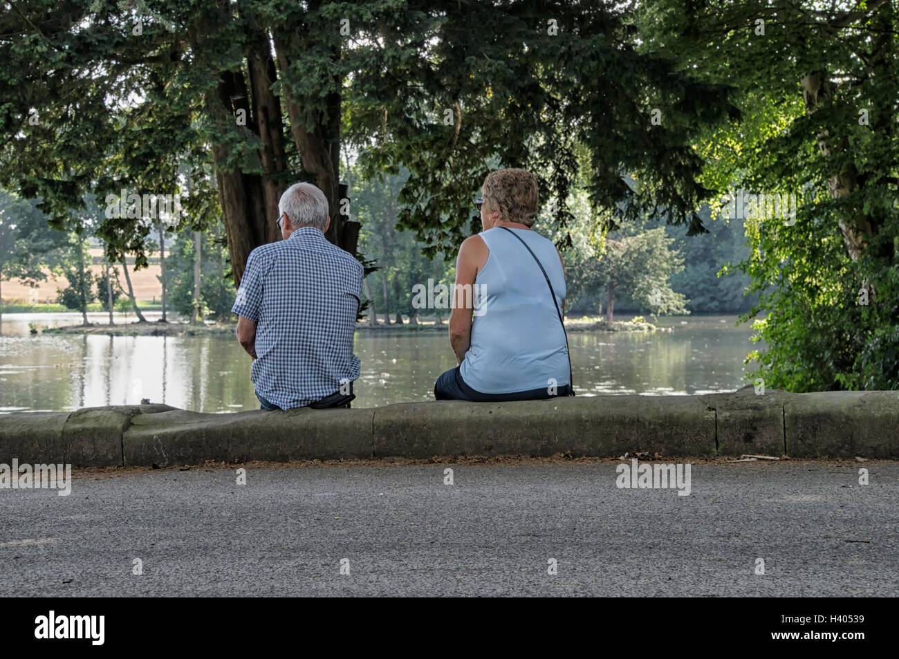 Mur assis Banque de photographies et d’images à haute résolution - Alamy