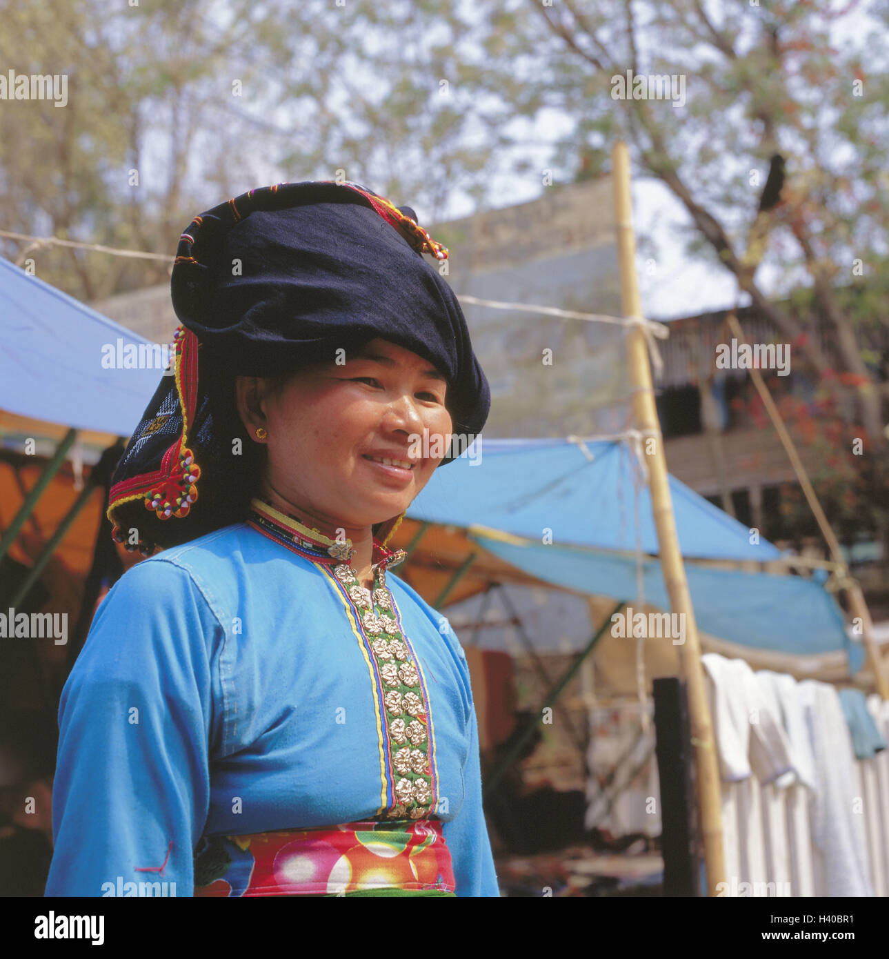 Le Laos, Luang Prabang, Laos Tai-Dam, femme, jeune, coiffures, sourire ...