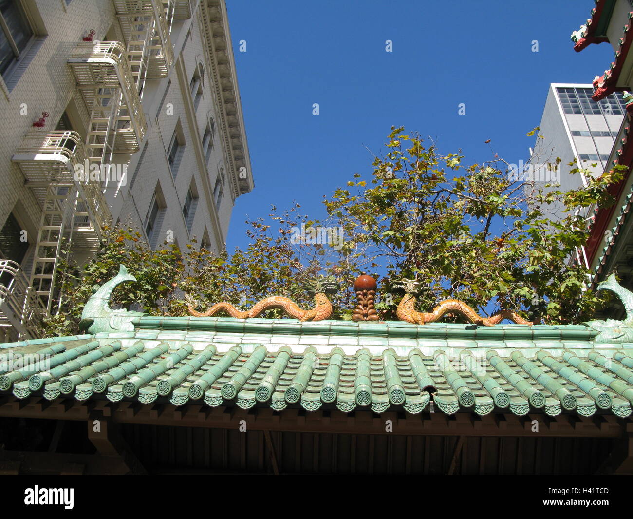 San francisco chinatown dragon gate Banque de photographies et d’images ...