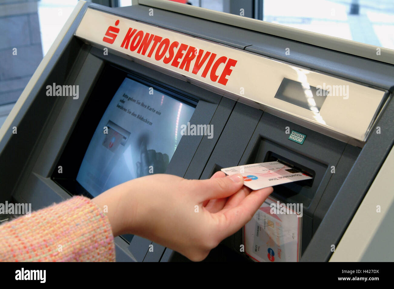 Distributeur automatique de banque Banque de photographies et d’images ...