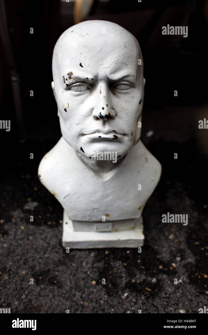 Head of mussolini Banque de photographies et d’images à haute ...