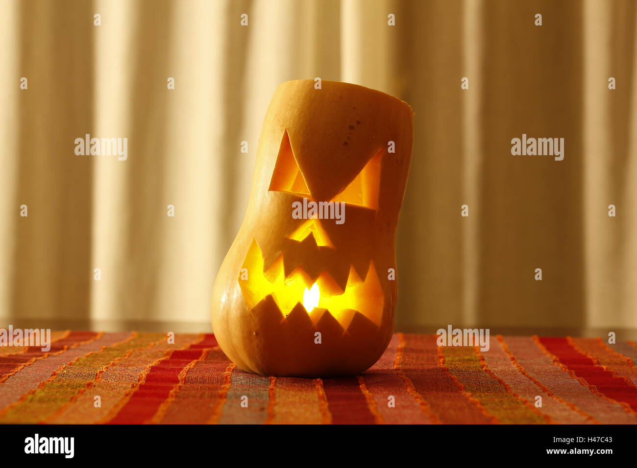 Visage de citrouille sculpté Banque de photographies et d’images à ...