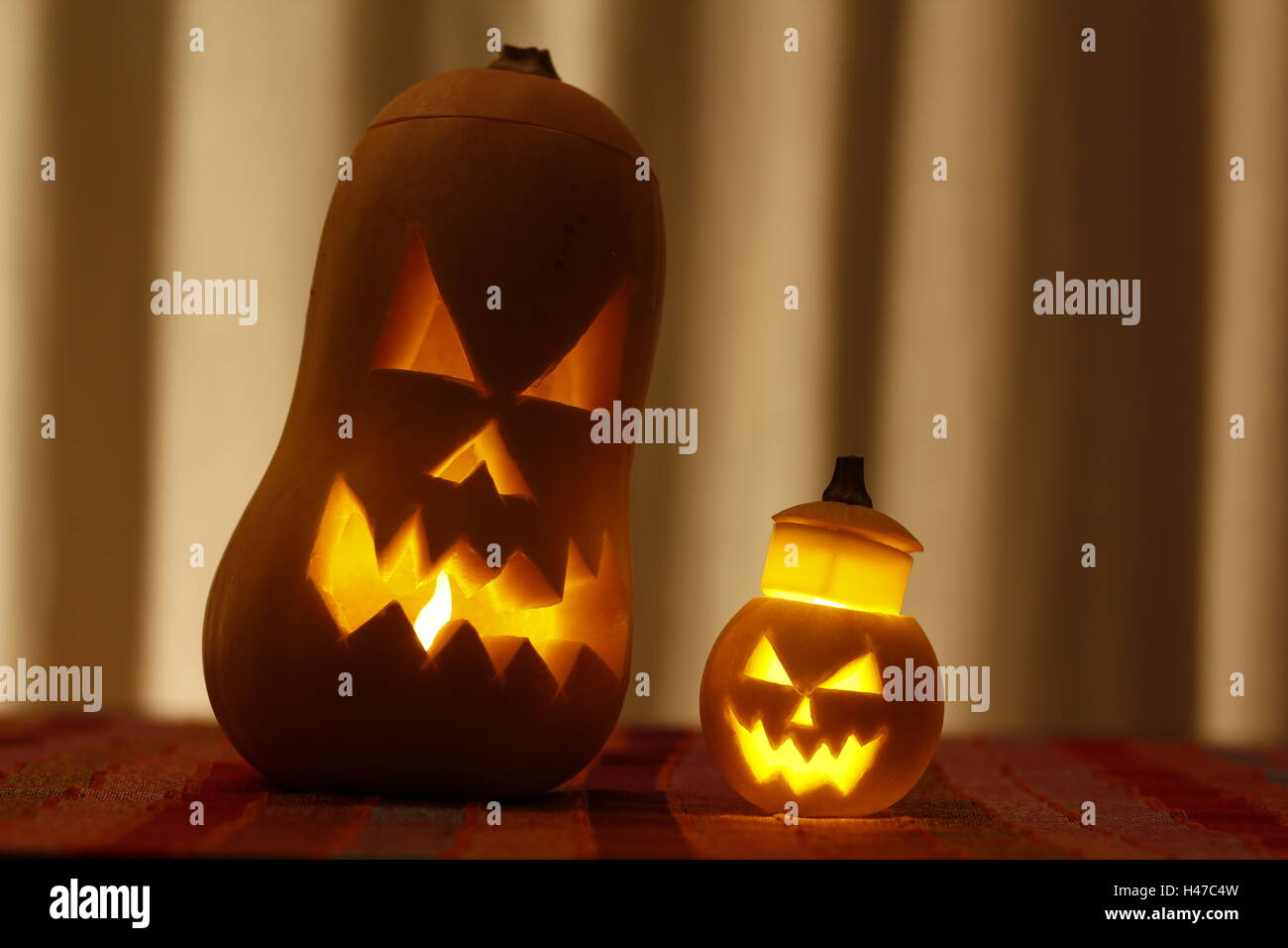 Visage de citrouille sculpté Banque de photographies et d’images à ...