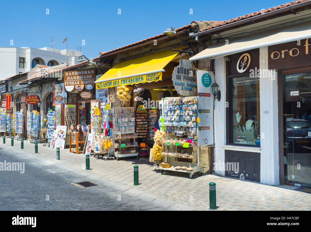 Cyprus island souvenir shop Banque de photographies et d’images à haute ...