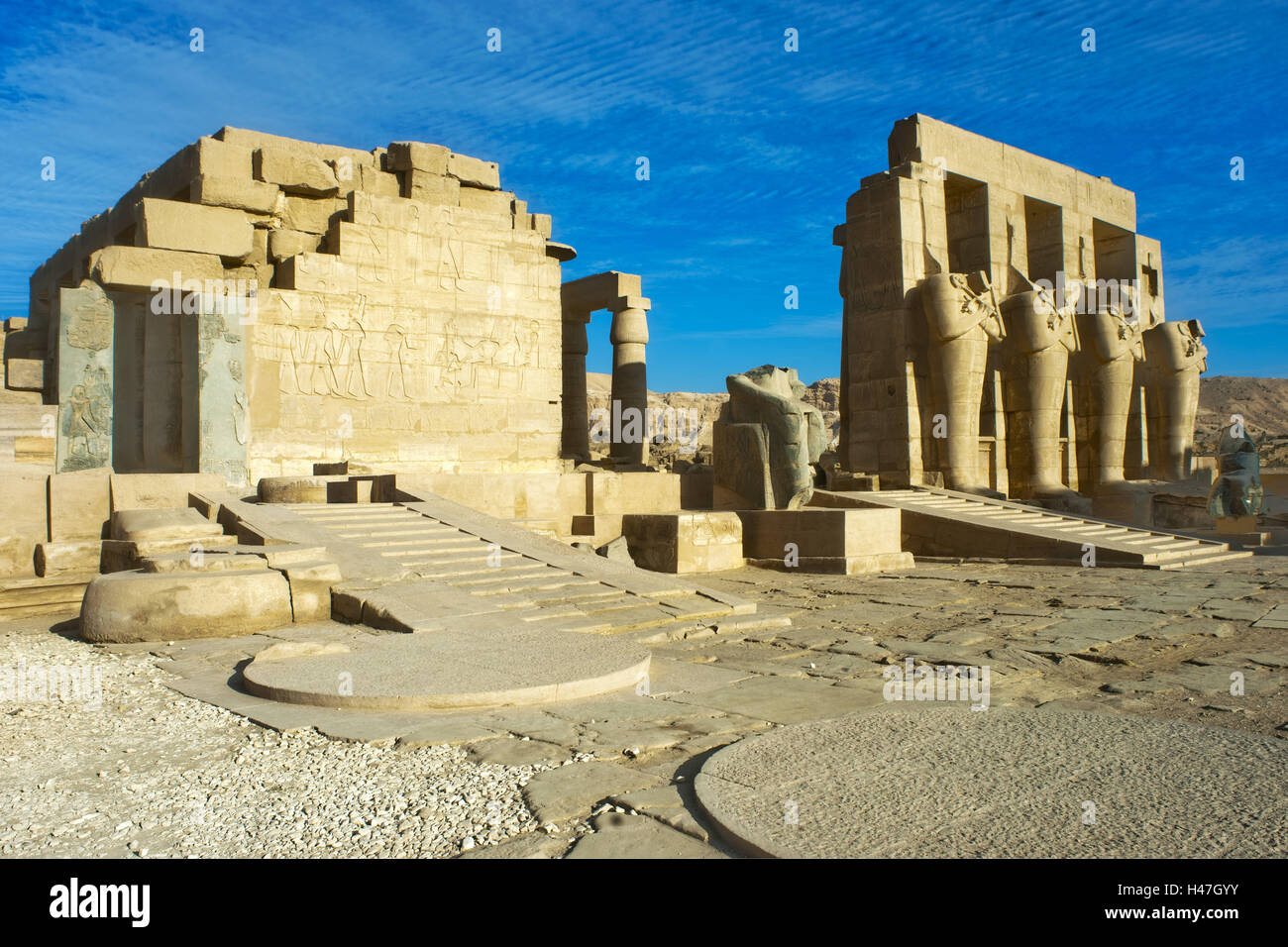 Temple funéraire de ramses ii Banque de photographies et d’images à ...