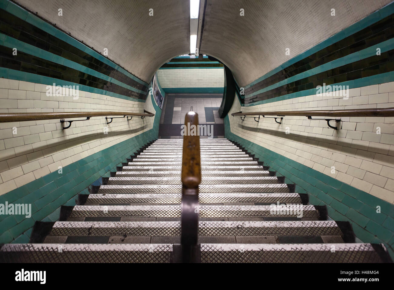 Russell square underground london Banque de photographies et d’images à ...