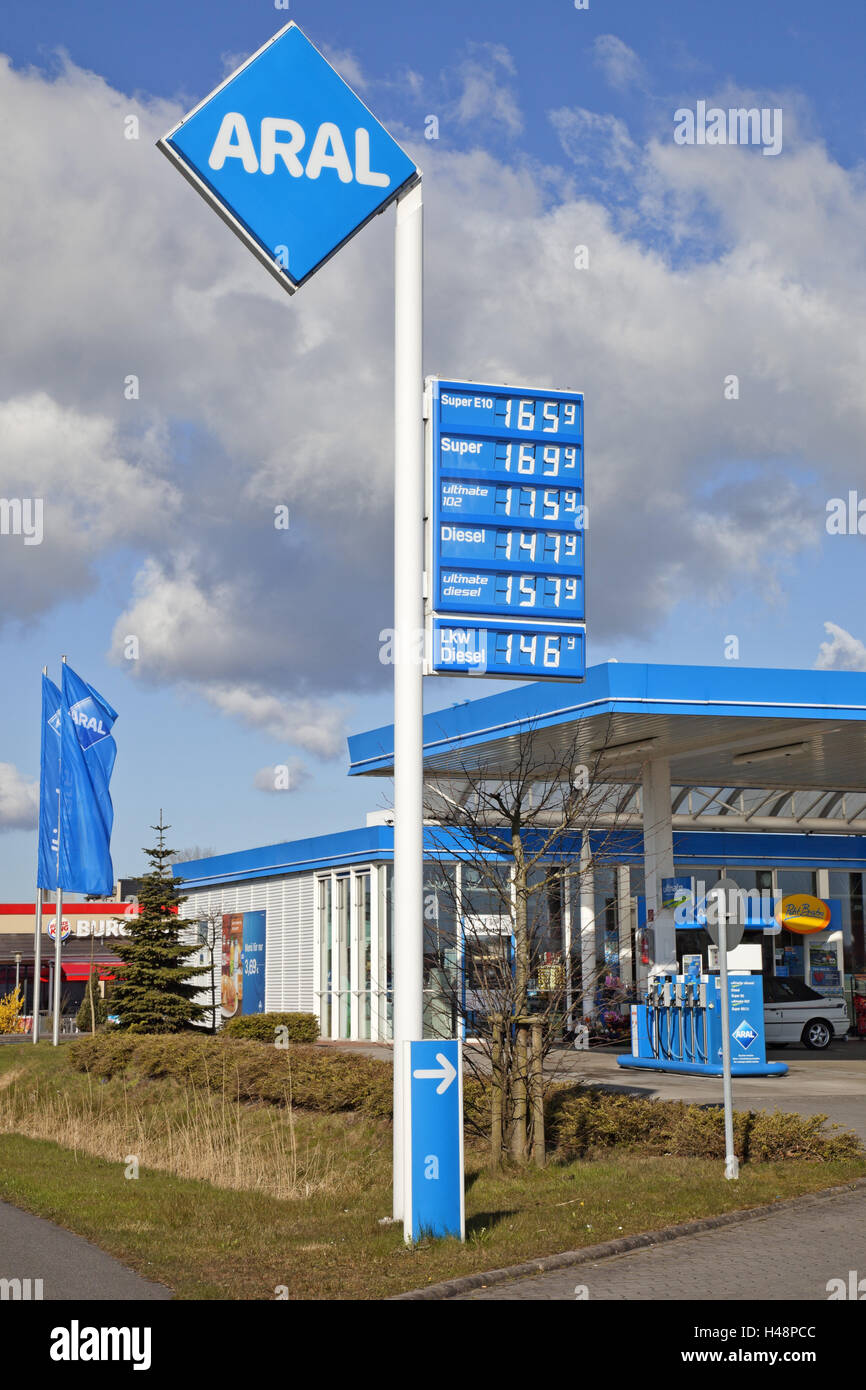 Logo aral sur une station service aral Banque de photographies et d ...