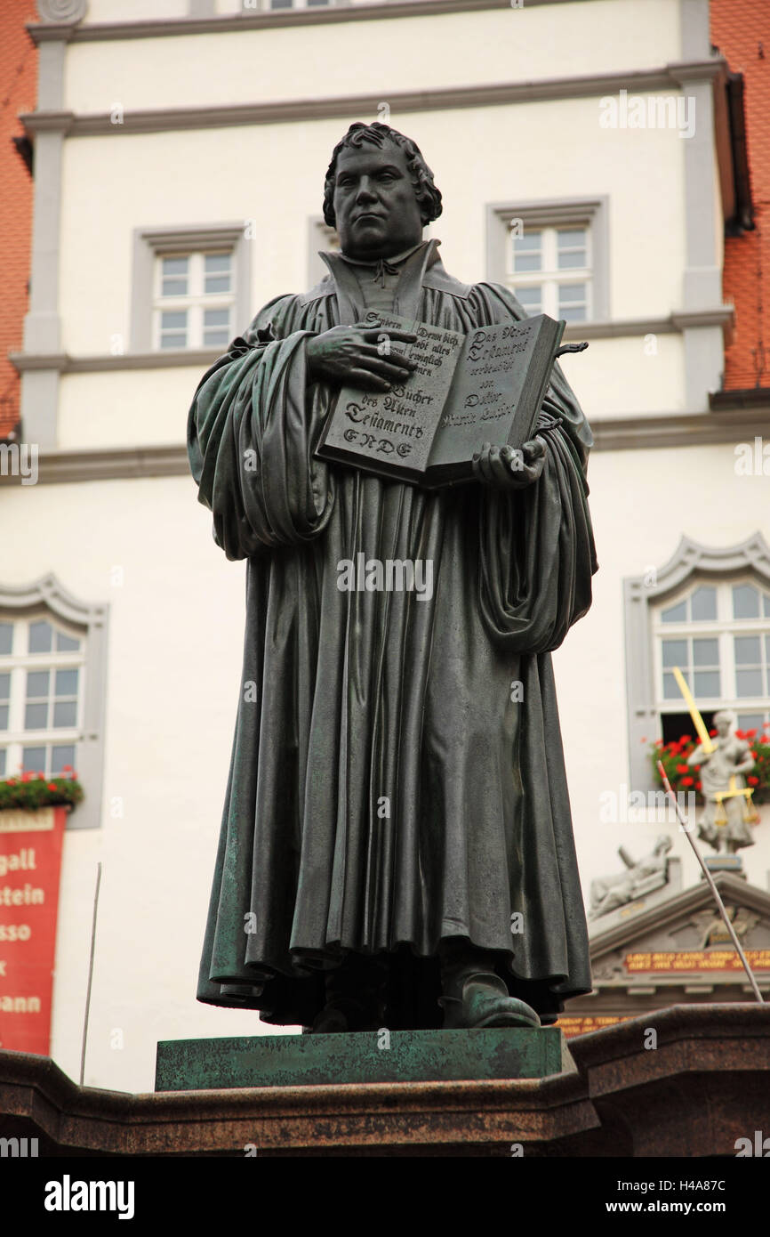 L'Allemagne, la Saxe-Anhalt, Wittenberg, Martin Luther statue sur le ...